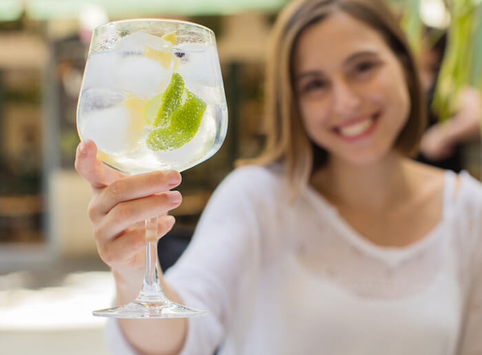 6 Hacks for a Healthy Happy Hour